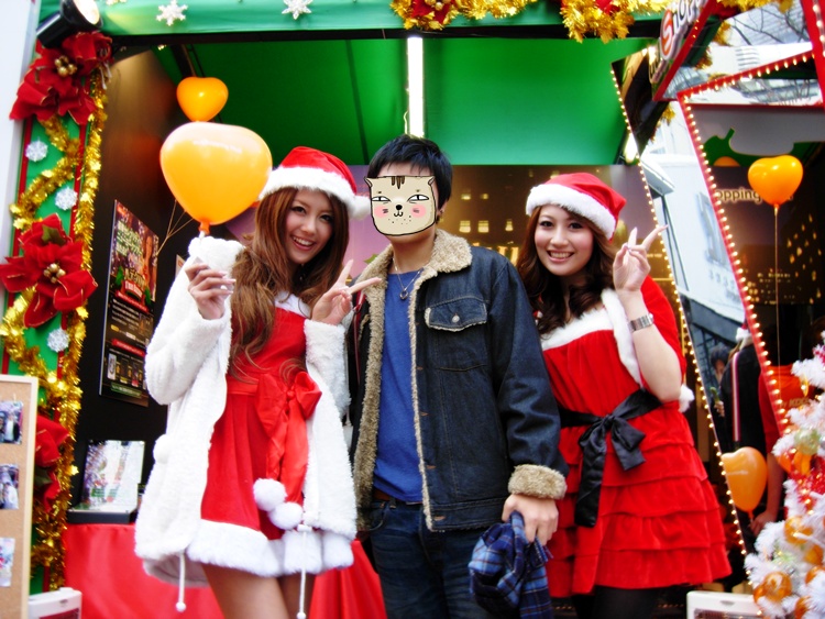 TPHOLIC - 자유게시판 - 산타 복장을 한 너무나 이쁜 그녀와 사진을.. 으흐흐(사진 有)